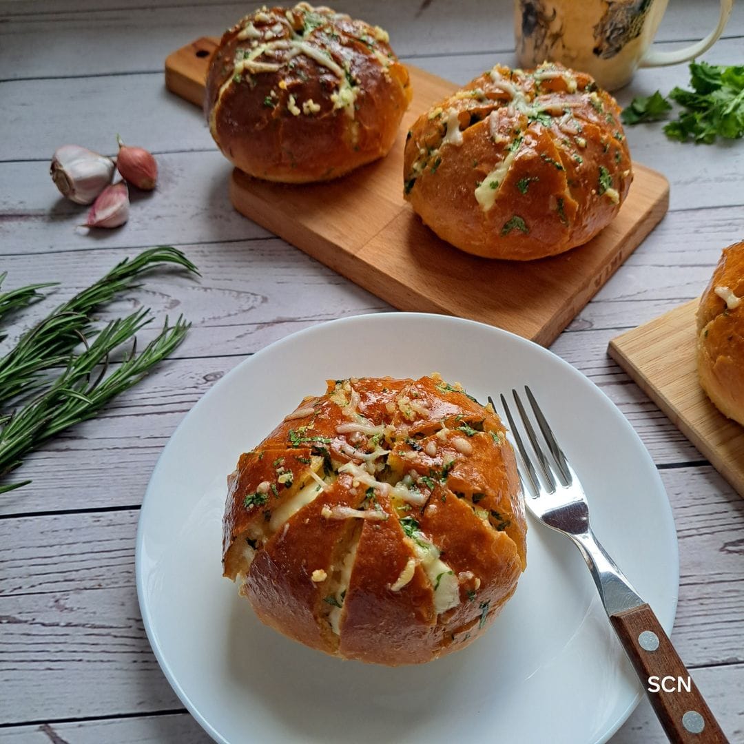 Korean cream cheese garlic buns - Sumi´s culinary notes