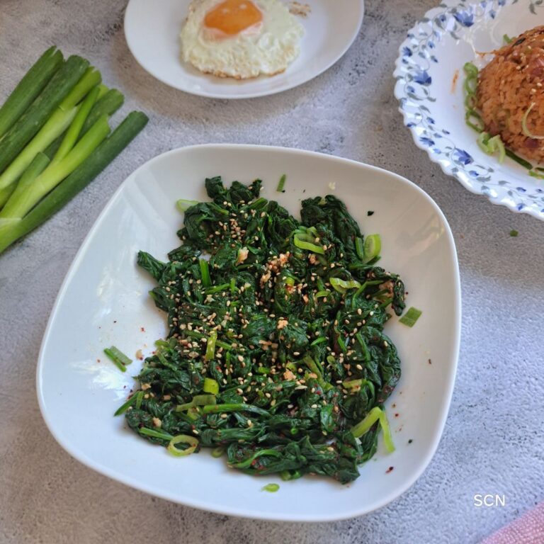 Korean Spinach Side Dish (Sigeumchi Namul) - Sumi´s culinary notes