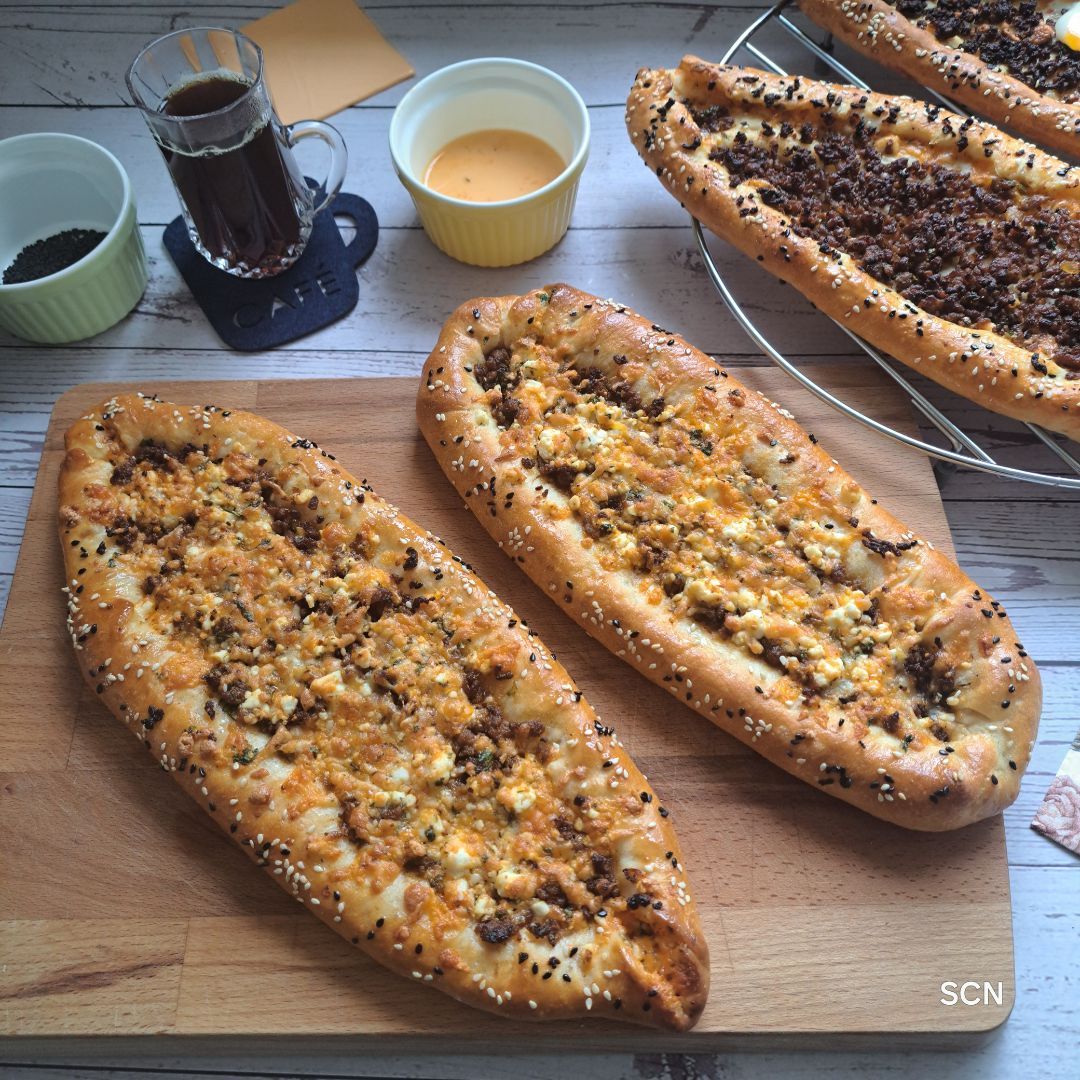 Turkish Kıymalı Pide (Meat Pide) - Sumi´s culinary notes